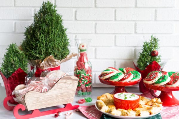 7 Must-Read Christmas Party Hosting Tips - Play Party Plan