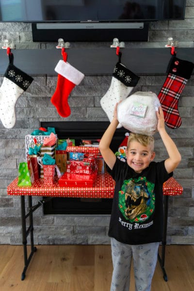 The Best Christmas Saran Wrap Game (Video!) - Play Party Plan