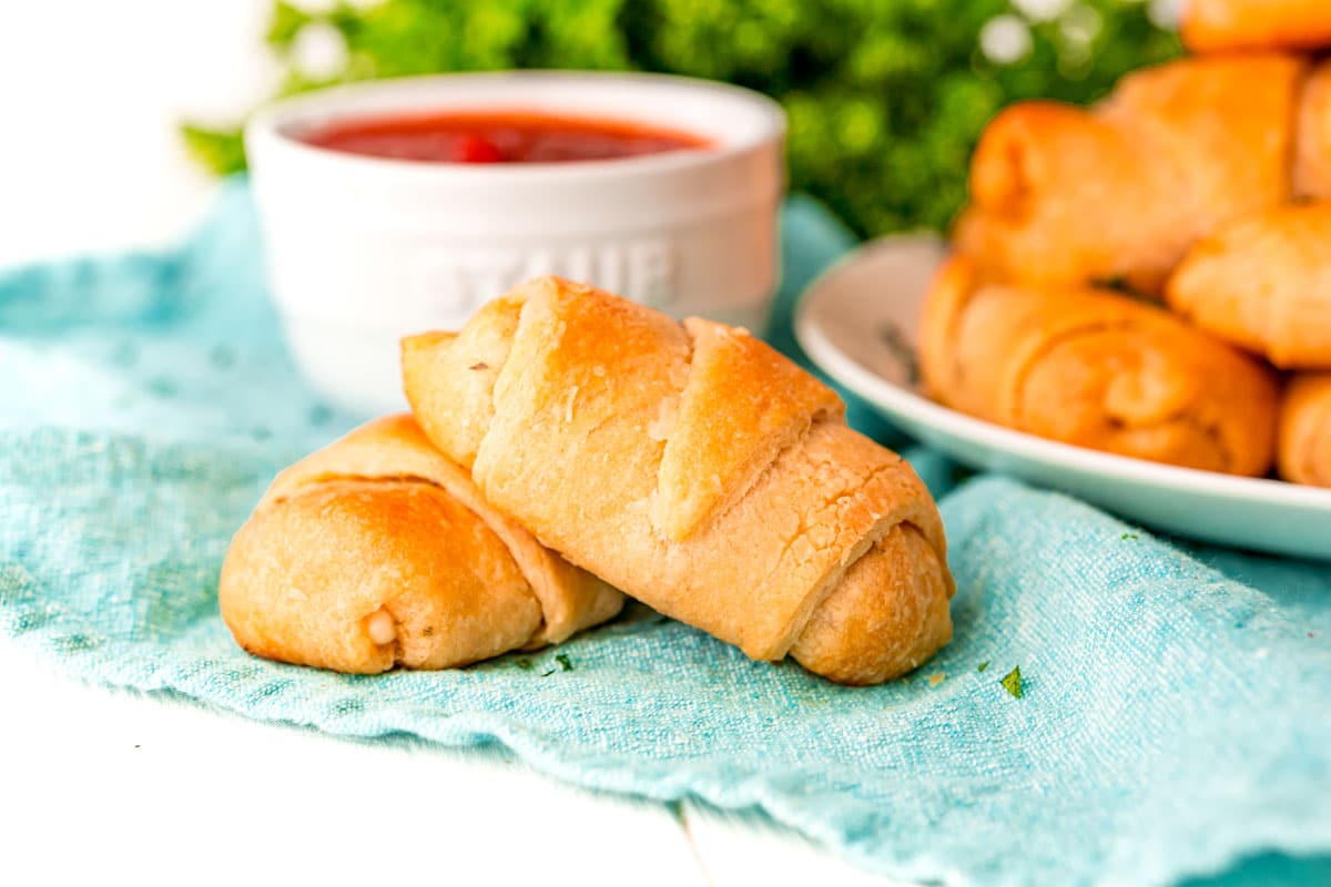 Easy Pepperoni Pizza Roll Ups - Play Party Plan