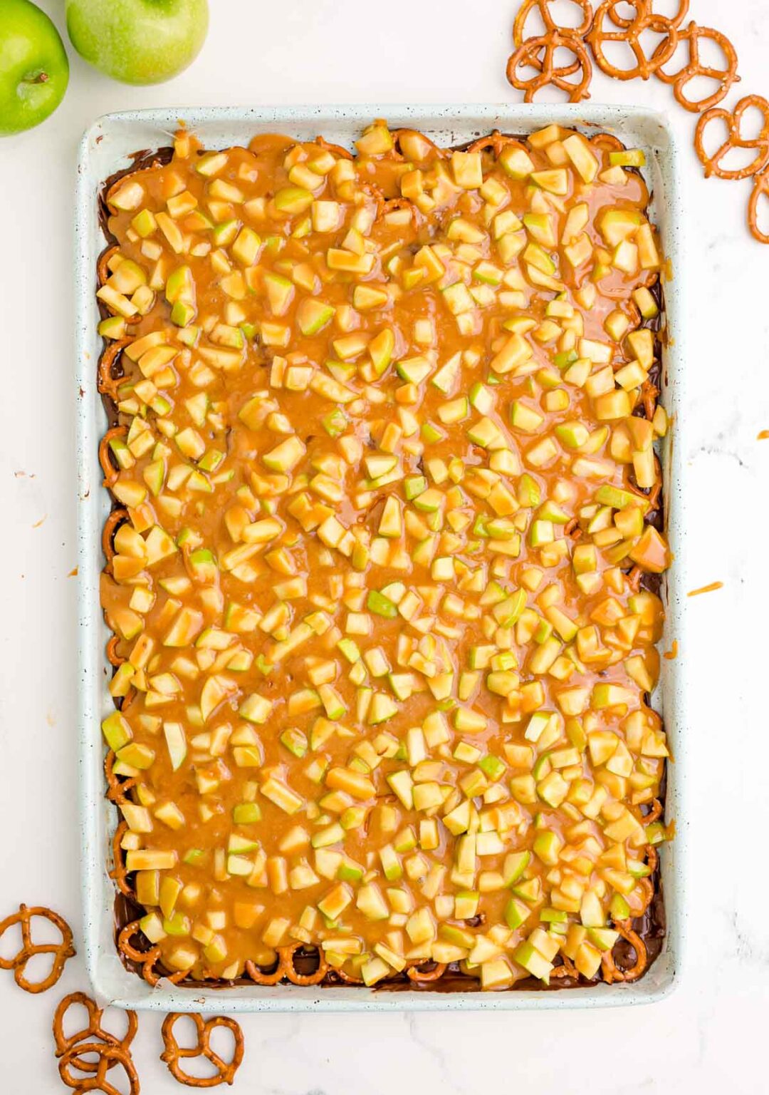 4-Ingredient Caramel Apple Bark - Play Party Plan