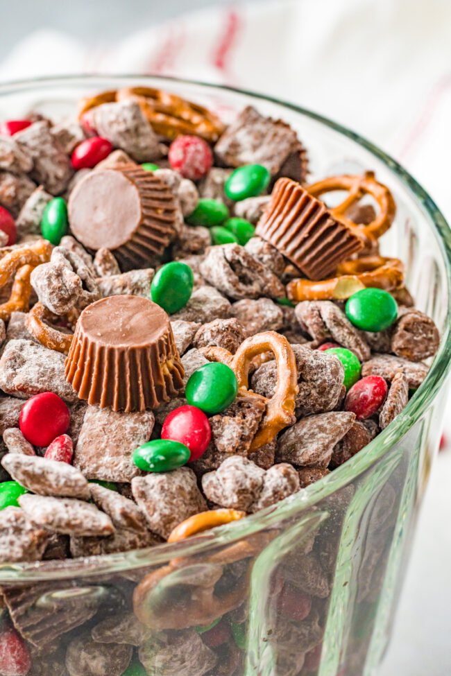 Reindeer Chow Christmas Snack Mix - Play Party Plan
