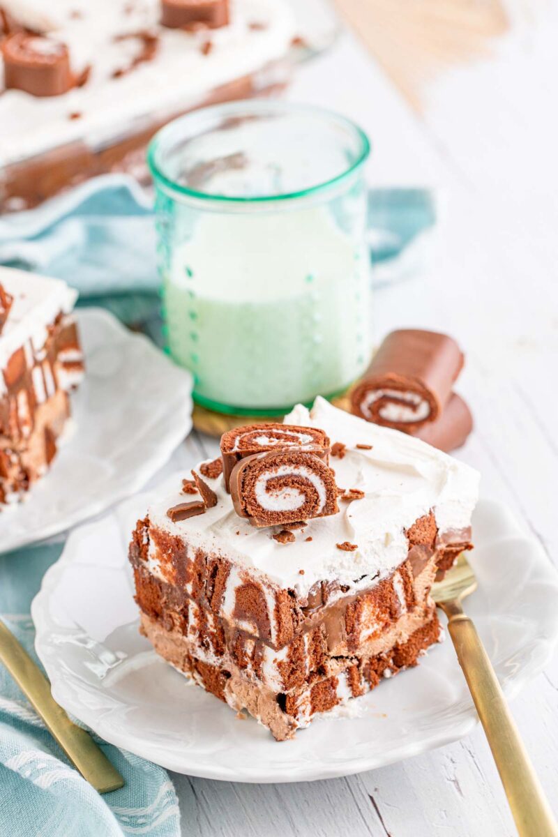 Easy Swiss Roll Cake Recipe - Play Party Plan