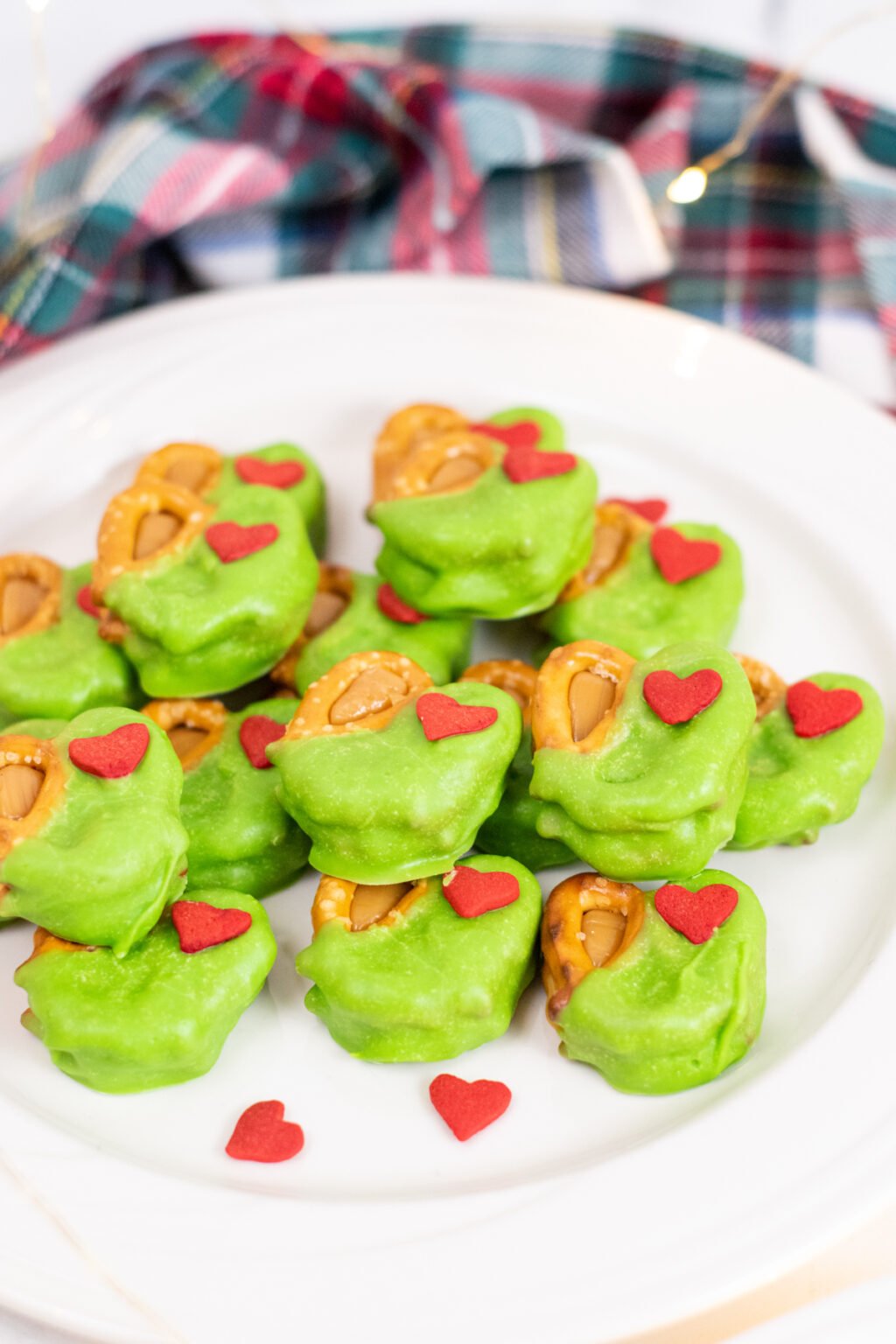 Caramel Pretzel Grinch Snacks - Play Party Plan
