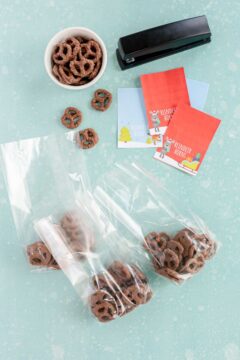 Free Printable Reindeer Poop and Reindeer Treat Tags - Play Party Plan