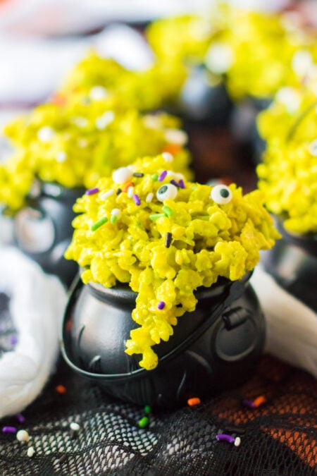 Witch Cauldron Cupcakes for Halloween - Play Party Plan