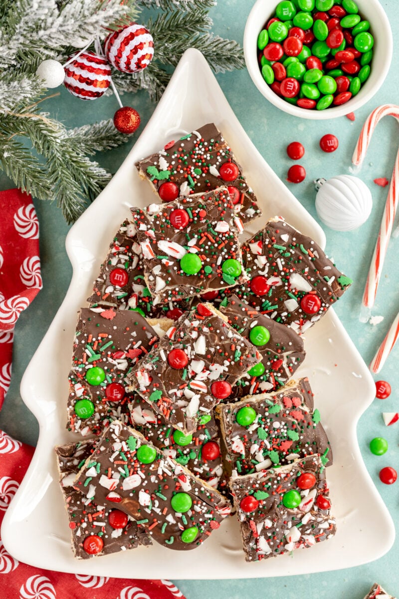 Easy Chocolate Christmas Bark Recipe - Play Party Plan