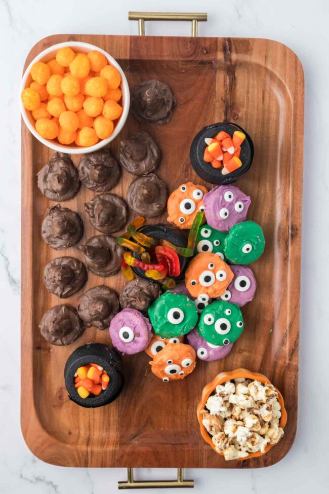 Easy Halloween Snack Board - Play Party Plan