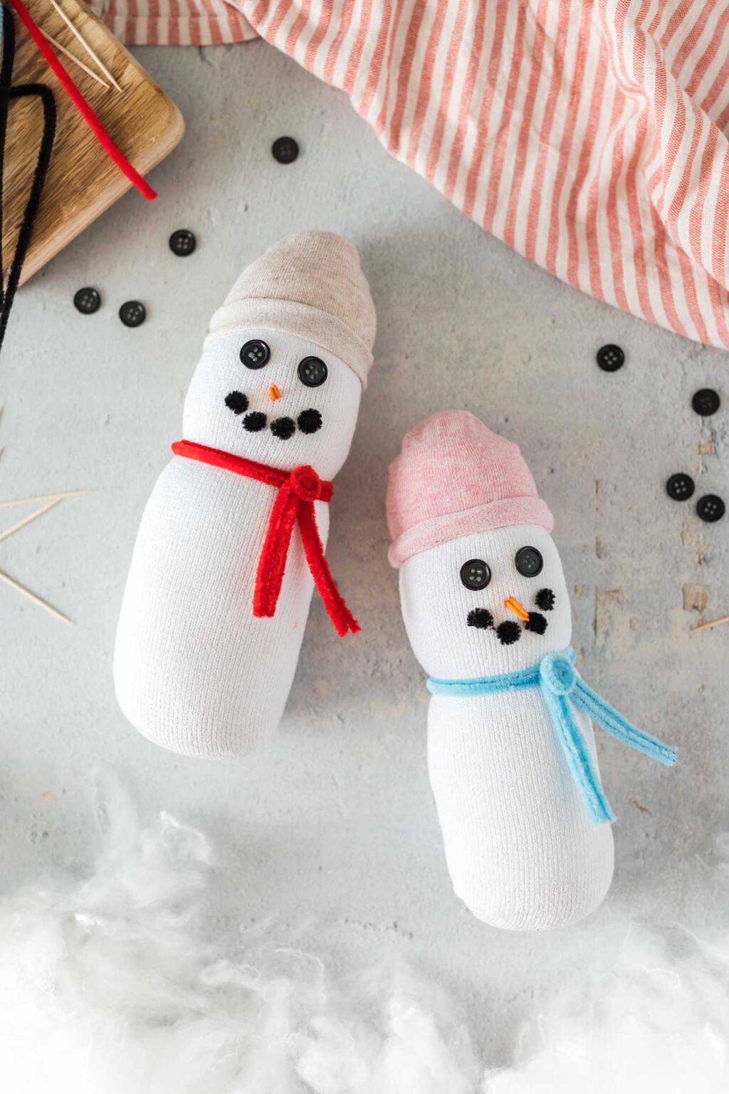 Easy Sock Snowman Craft - Play Party Plan