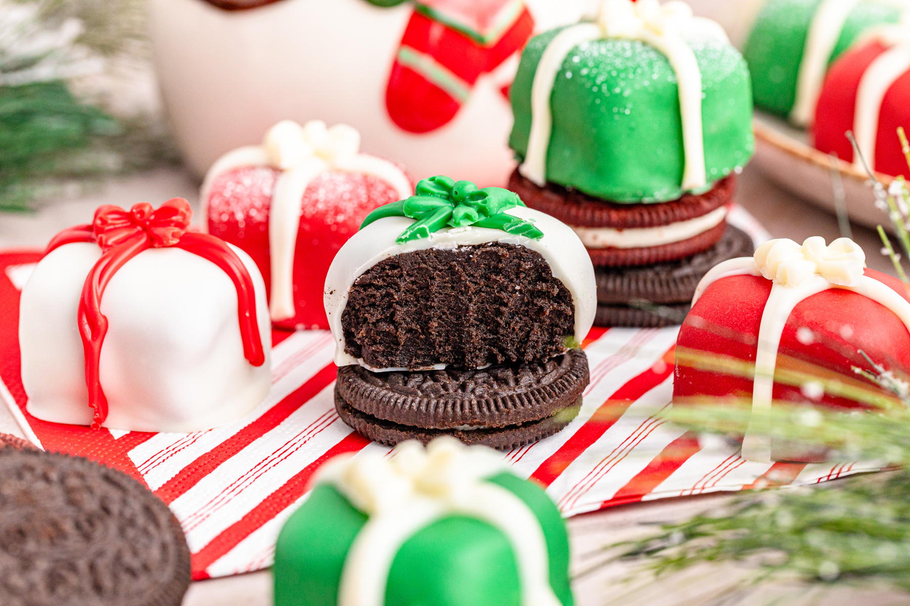 Oreo Christmas Balls (Oreo Presents) - Play Party Plan