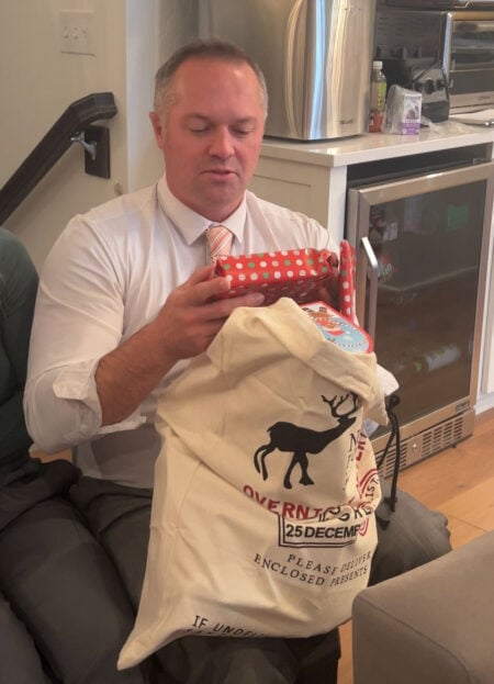 Santa's Grab Bag Christmas Game - Play Party Plan