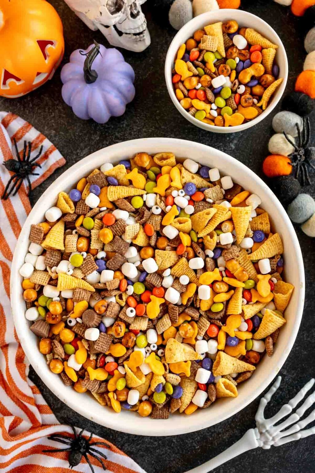 Easy Halloween Snack Mix - Play Party Plan
