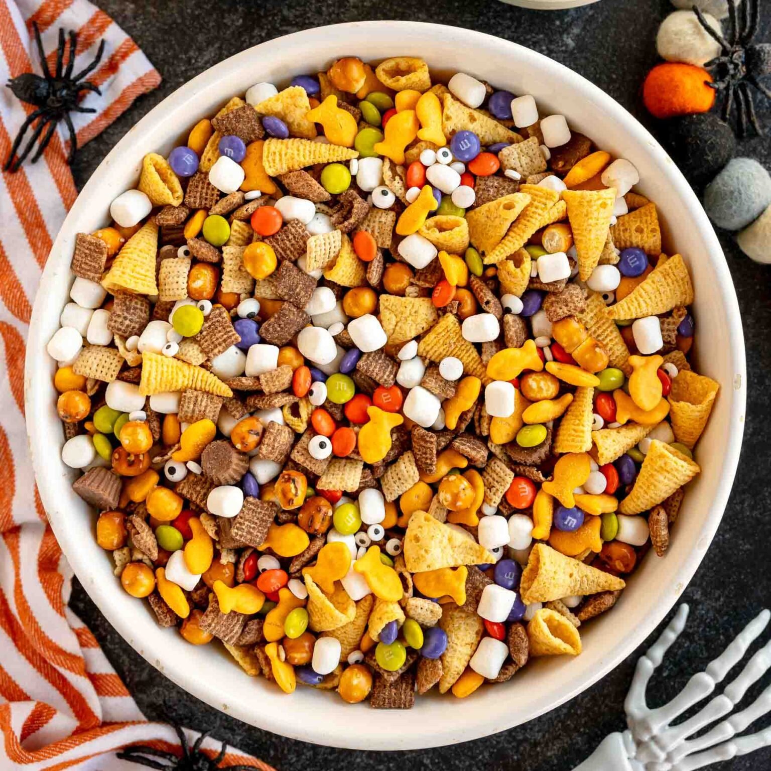 Easy Halloween Snack Mix - Play Party Plan