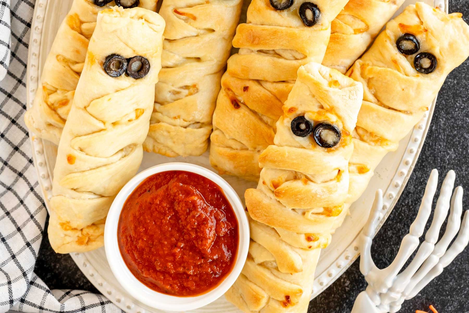 Mummy Pizza Loaf Recipe - Play Party Plan