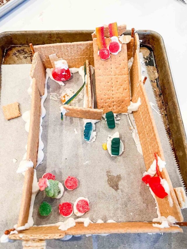 Christmas Movie Gingerbread House Party Idea - Play Party Plan